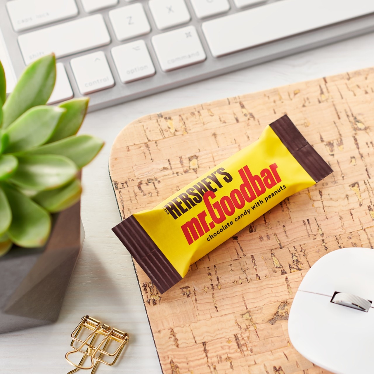 HERSHEY'S MR. GOODBAR Chocolate with Peanuts Bar | Classic Candy